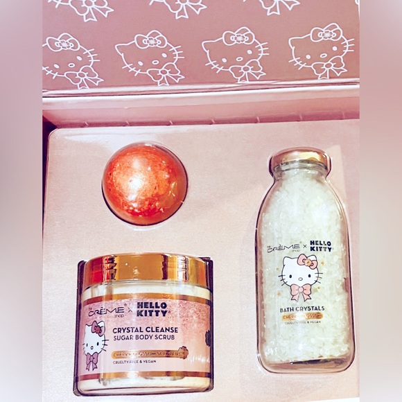 Hello Kitty | Skincare | Hello Kitty X The Creme Shop Luxury Spa Gift ...
